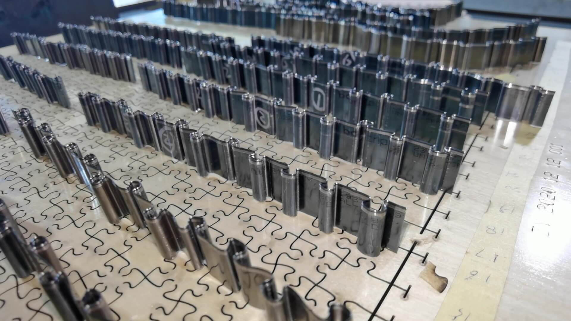 high quality 1000-piece puzzle die maker - Lexson Cutting